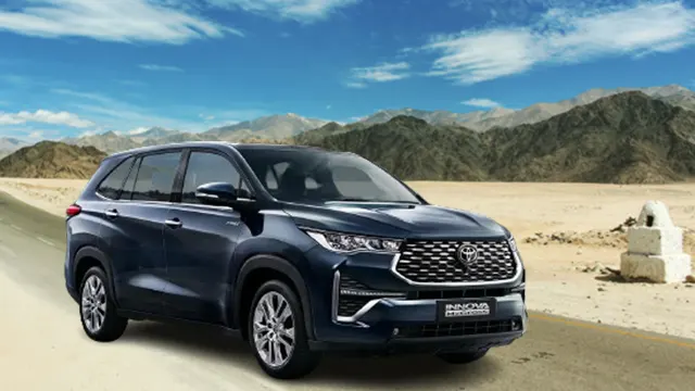 Toyota Innova Hycross Specifications - Engine, Millage, Features